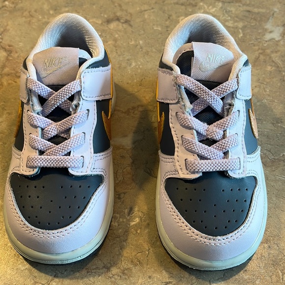 Nike | Shoes | Nike Dunk Low Se Size 7c | Poshmark